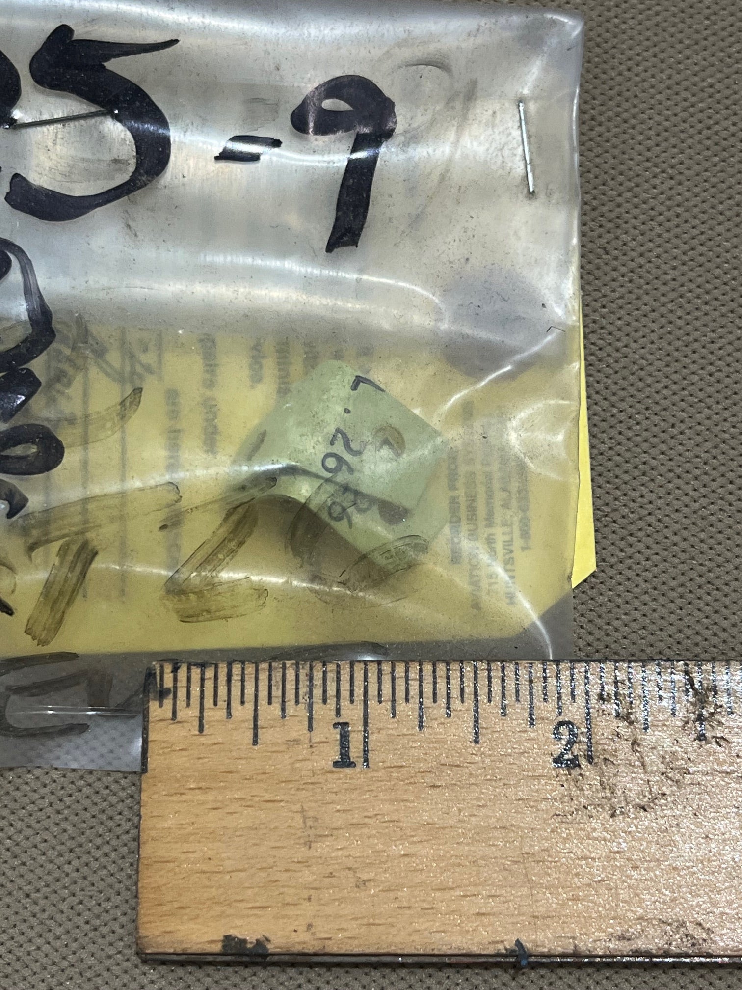 A425-9 CLIP, LOWER – Prestige Robinson Helicopter Parts