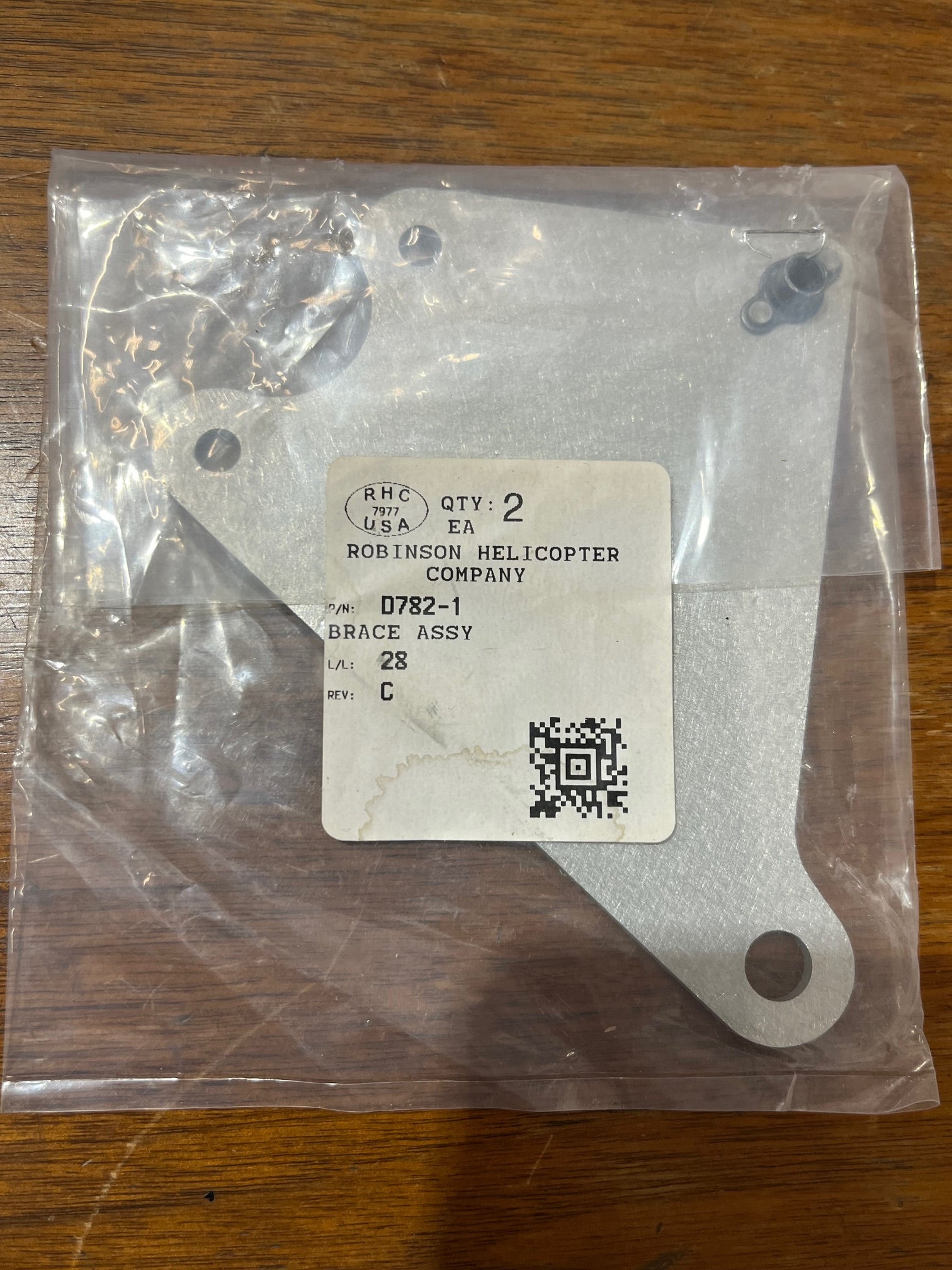 D782-1 BRACE ASSY. – Prestige Robinson Helicopter Parts